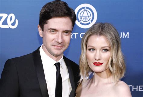Topher Grace Vriendin ‘home Economics Star Topher Grace Compares