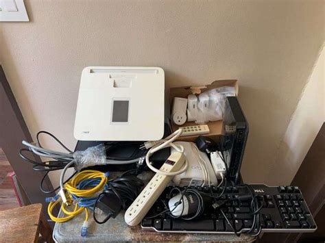 Assorted Electronics See Photos Auction Ohio