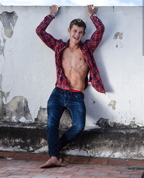 Damian Hardungs Feet