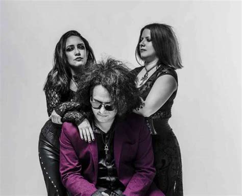 Ariel Maniki The Black Halos Return With A Driving New Single In