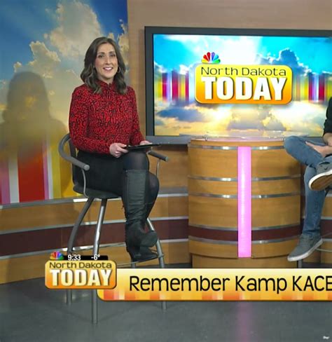 Lisa Budeaus Instagram Twitter And Facebook On Idcrawl