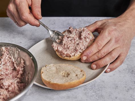 Mettbrötchen Das Rezept Für Den Klassiker Einfach Kochen