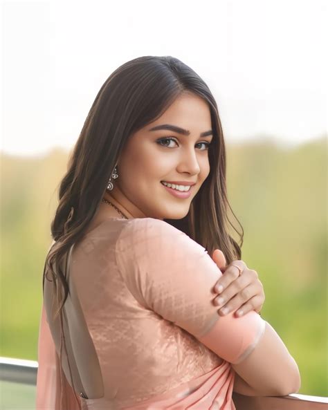 Divya Dharshini Divya Dharshini Added A New Photo