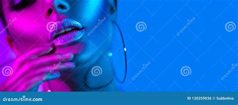 Beautiful Girl Lying Down At Grass Royalty Free Stock Image