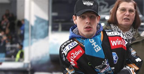 Wie Rollstuhlfahrer Michael Wolfinger Kraft Aus Den Spielen Der Black