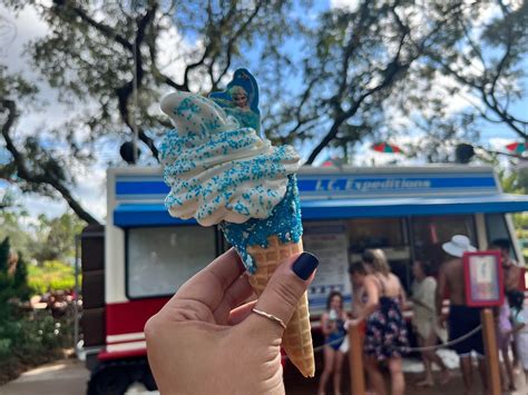 Elsa Has Us All In A Flurry Over The New Frozen Treat At Disneys