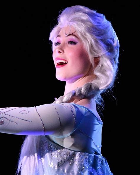 Pin By 2trh2 On Elsa Face Character Face Characters Elsa Face