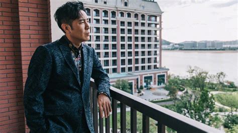 資深男星爆疑「出軌女演員」！4關鍵詞遭公開 愛妻形象恐崩毀│tvbs新聞網