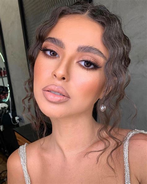 Alexmakeupart💋 Alexbakhrakh Agregó Una Foto A Su Cuenta De Instagram My Pocahontas🐚