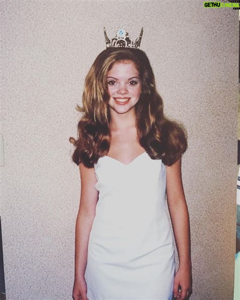 Dreama Walker Wiki Biography Age Photos Spouse And More