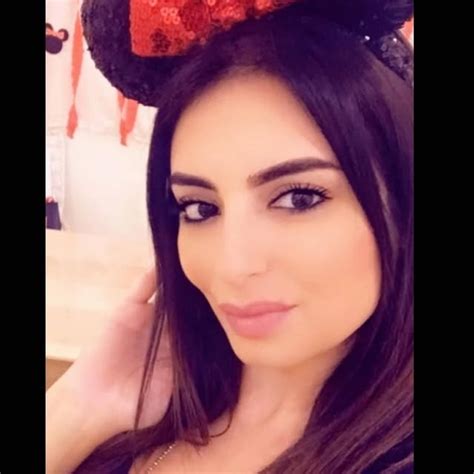 Dania Dania Monde • Threads Say More