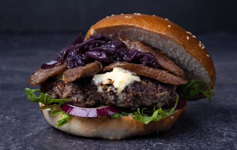 המוסד הספיישל החדש שלנו באיירן 🇩🇪 קציצת 200 גרם מונחת על איולי דיזון אגדי אורוגולה חמוצים