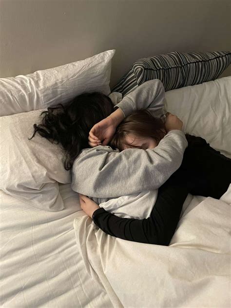 Pin By Kaye Smith On 2 Pretty Bes Friends In 2025 Girls Cuddling