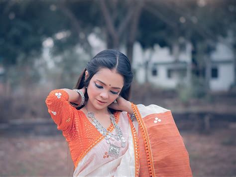 𝙎𝙖𝙙𝙞𝙖 𝙆𝙝𝙖𝙣 𝙆𝙖𝙨𝙖𝙨 🤍 শাড়ী Bangal Instagram