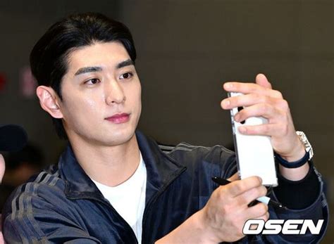 [photo] Sf Lee Jung Hoo Gives Warm Fan Service Chosunbiz
