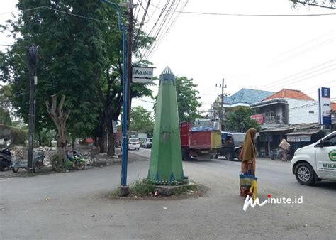 Tugu Manyar Dipindahkan Ke Median Jalan Dampak Pelebaran Jalan Raya Manyar 1minute Id