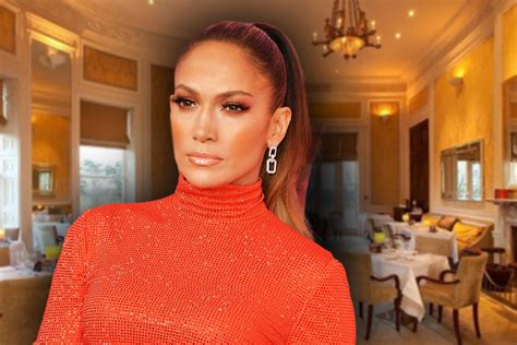 Are 54 De Ani Dar Nu Pare Jennifer Lopez Nu Se Sfieşte Să Pozeze în