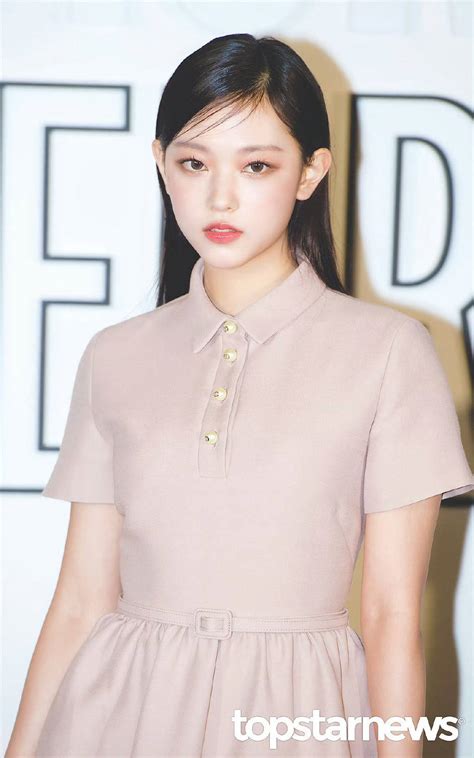 韩素希金智秀活动图曝光 车银优现场比心超帅气 搜狐大视野 搜狐新闻