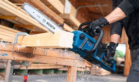 Bosch Lanza Una Motosierra A Batería Para Profesionales Jardinería