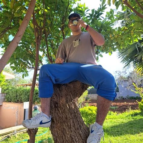 Loris Specchiarelloloris On Threads