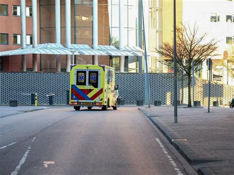Gewonde Bij Steekpartij Politie Zoekt Dader Noordernieuws