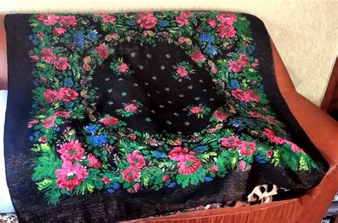 Большой платок хустка с люриксом 620 грн Хустки Харків на Olx