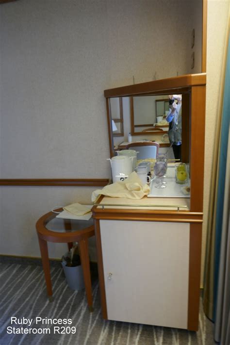 Ruby Princess Cabin R209