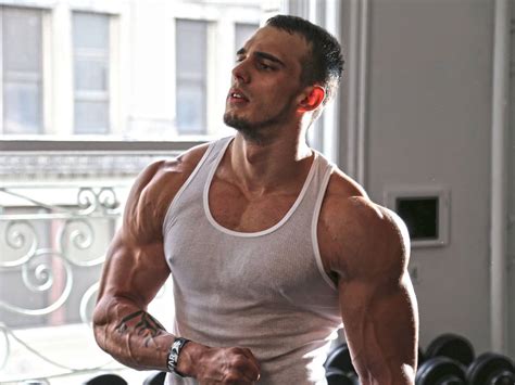 How To Be That Jacked Guy Mens Fitness
