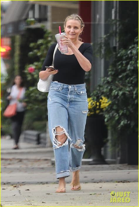 Cameron Diaz Goes Makeup Free For Day Out In Beverly Hills Photo