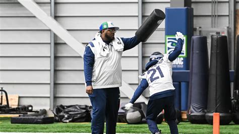 Updates On Devon Witherspoon Jamal Adams Jordyn Brooks And Other Seahawks Injuries