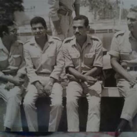 كابتن احمد جونسون مشاهير تحيا مصر استاذ الحب للعالم الجد والوالد ضباط بالجيش المصرى العظيم Youtube