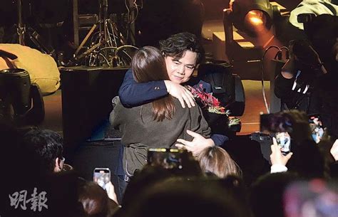 伍仲衡開騷當眾向女友求婚 全場恭賀 蕭正楠黃翠如合唱贏掌聲 20230108 Showbiz 明報 Our Lifestyle