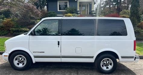 1998 Gmc Safari Awd Van For 3900 In Seattle Wa For Sale And Free