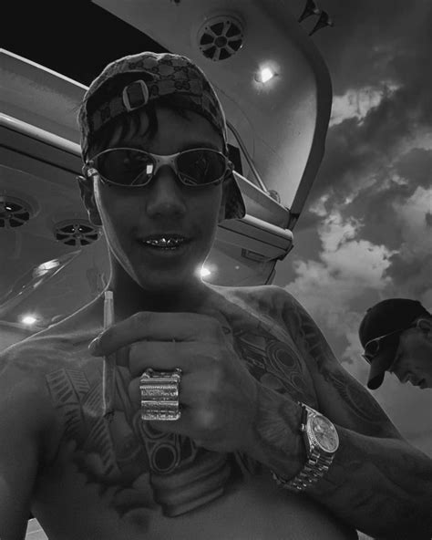 Kabrinha Preto Em Branco