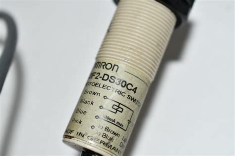 Omron E3f2 Ds30c4 Reflective Diffuse Optical Sensor 11 811 300mm