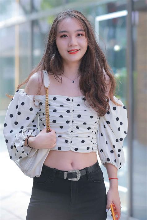 【j1544】黑色牛仔裤漂亮学妹【图片】 街拍鸭