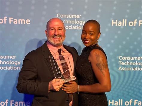 Tom Kamber Receives The Cta Foundation John And Jane Shalam Award Oats