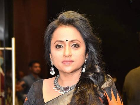 Anchor Suma తప్పు చేశాశిక్ష అనుభవిస్తున్నా Telugu News Latest