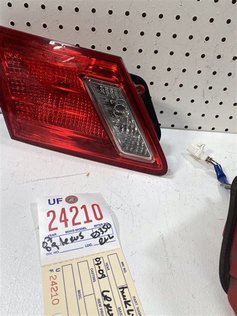 2007 2008 2009 Lexus Es350 Left And Right Side Trunk Lid Tail Light Pair