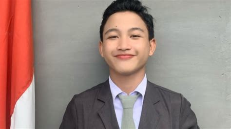 Farel Aditya Telanjang Dada Sambil Merokok Padahal Ini 4 Bahaya