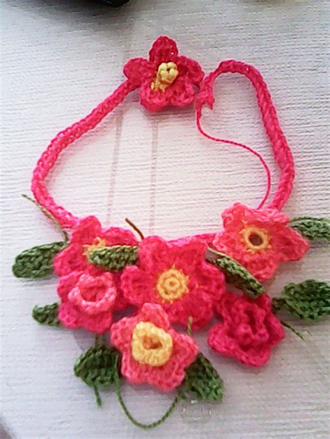 Collar De Crochet Ajustado Al Cuello En Tonos Rosa
