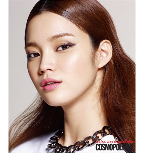 두꺼운 스모키는 가라 세련된 블랙 아이라인 그리는 4단계