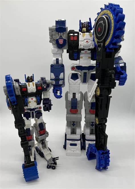 Transformers Cybertron Metroplex Og And Titans Version Ractionfigures