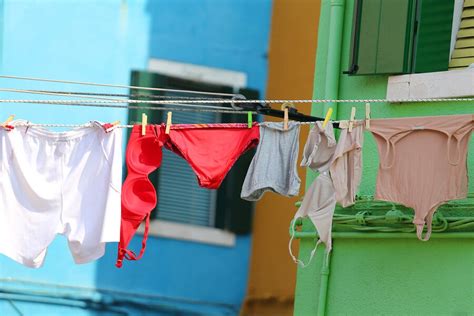 22 De Junio Día Mundial De Las Mujeres Sin Ropa Interior