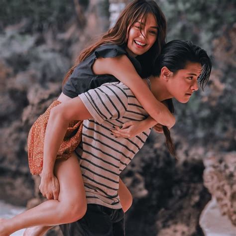 Kathryn Bernardo E Daniel Padilla Si Tengono Per Mano Mentre Dormono