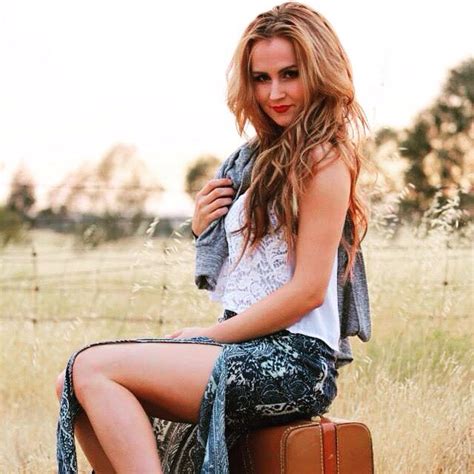 Chelsea Sparks Modeling Canon Mk 3