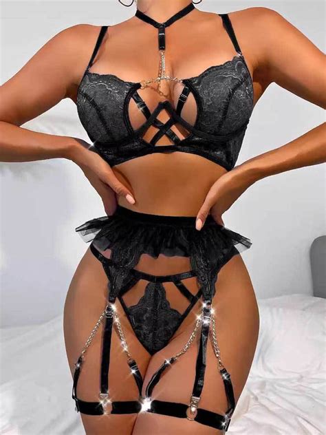 3 Piece Caged Bra And Underwear Set Yomorio