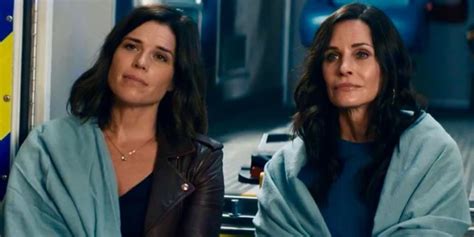 Neve Campbell Y Courtney Cox