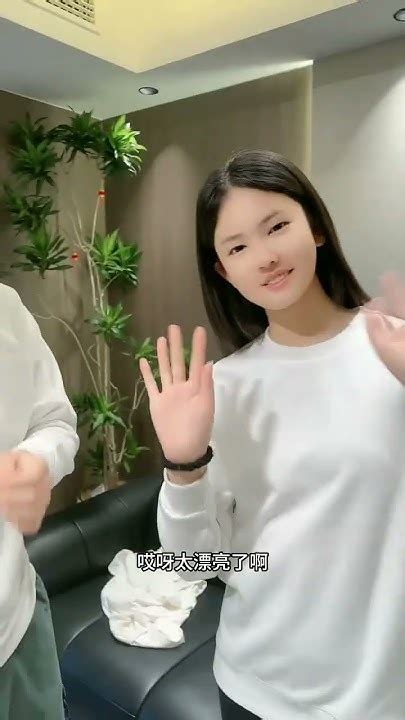 俩神兽又穿新衣服啦龙凤胎兄妹 卫衣 双胞胎的母亲 Shortvideo Youtube