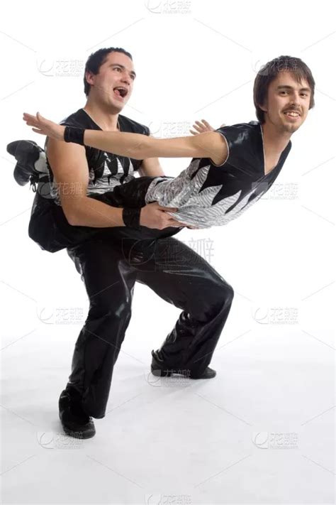 Pin By Ur Mom On One Day Funny Couple Poses People Poses Funny Poses